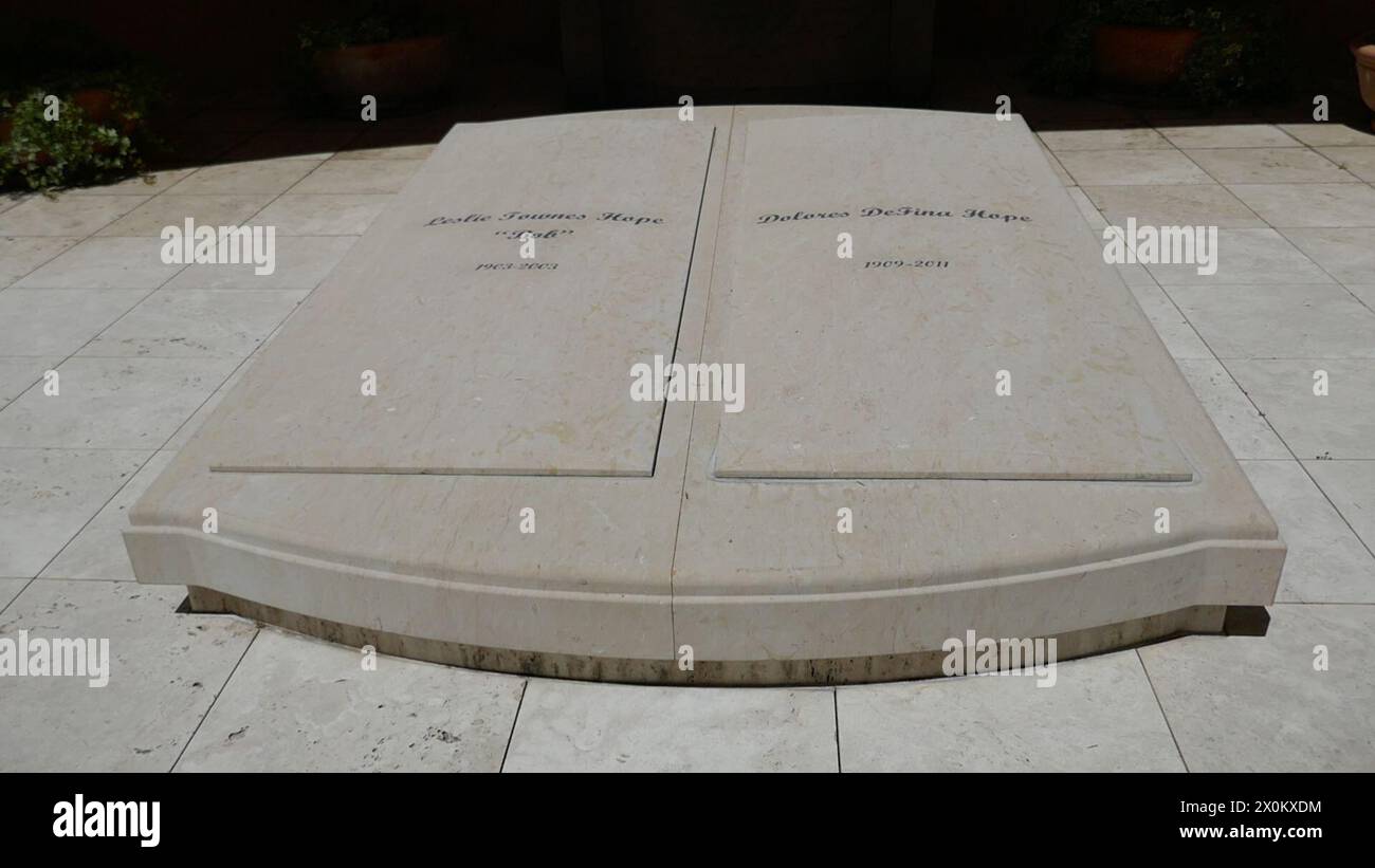 Mission Hills, Los Angeles, California, USA 11th April 2024 Entertainer ...