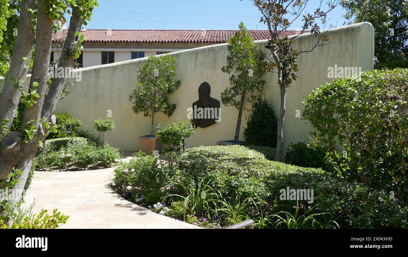 Mission Hills, Los Angeles, California, USA 11th April 2024 Entertainer Bob Hope Grave and wife ...