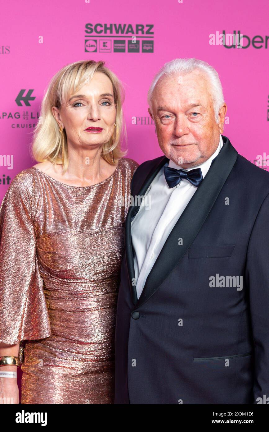 Berlin Bundespresseball 2024, Berlin, 12.04.2024 Wolfgang Kubicki und seine Ehefrau Annette ...