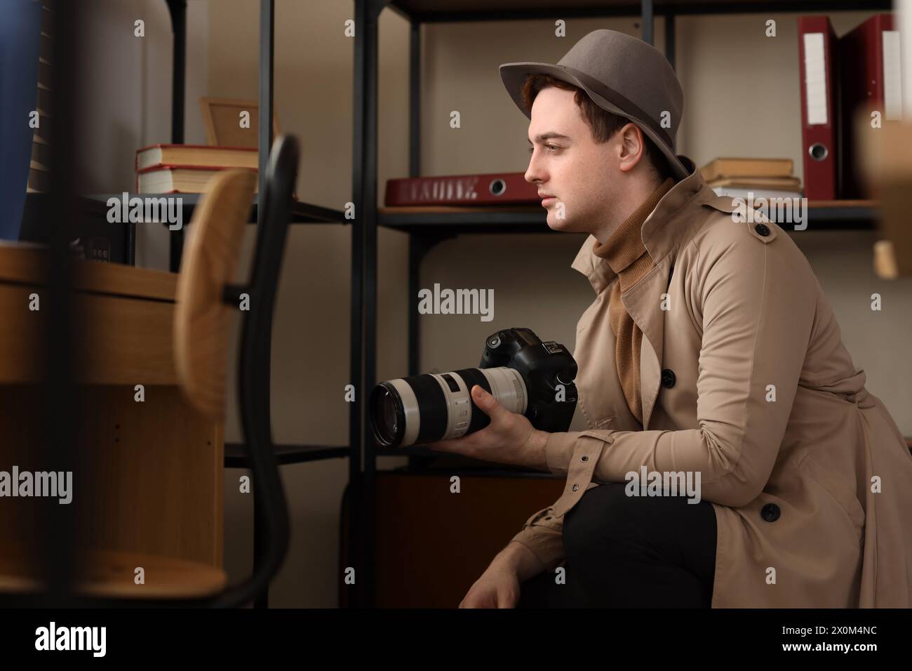 Old fashioned detective camera hi-res stock photography and images - Alamy