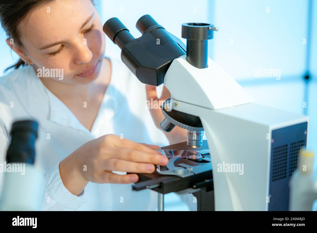 Microscopes slides hi-res stock photography and images - Alamy