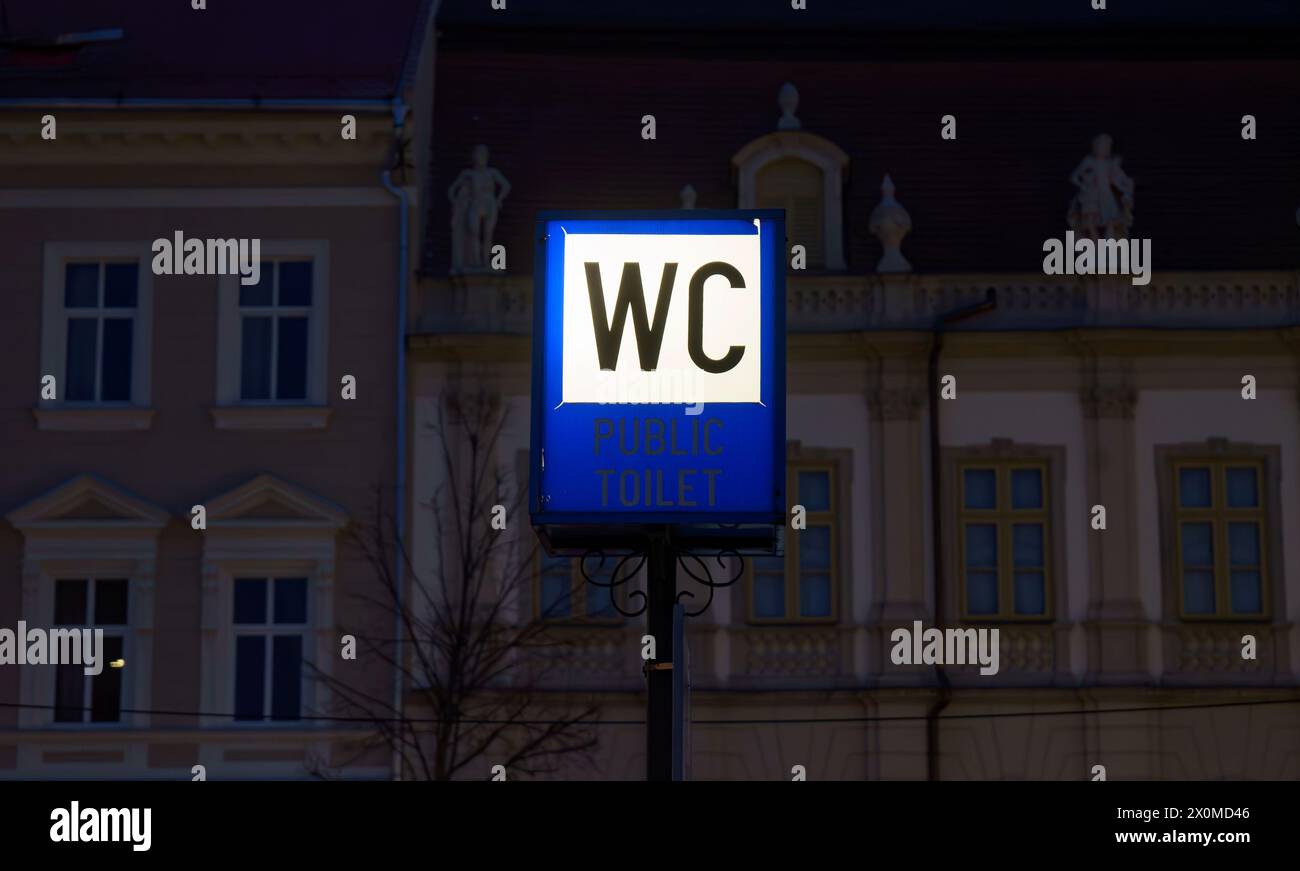 Square restroom sign hi-res stock photography and images - Alamy