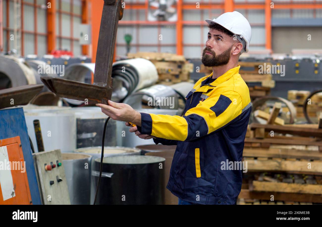 Inspecting automated manufacturing process hi-res stock photography and ...