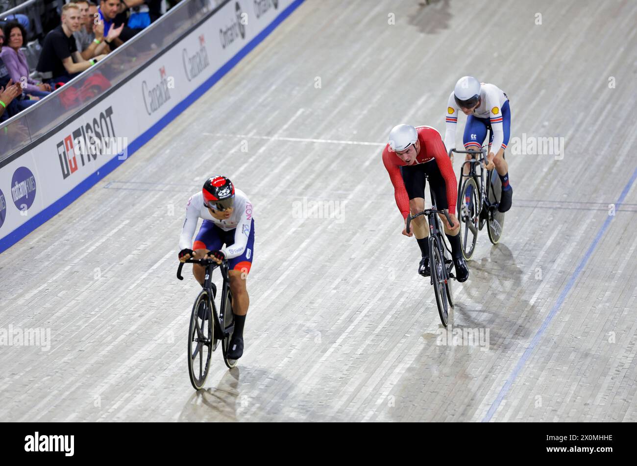 Mens elimination race hi-res stock photography and images - Alamy