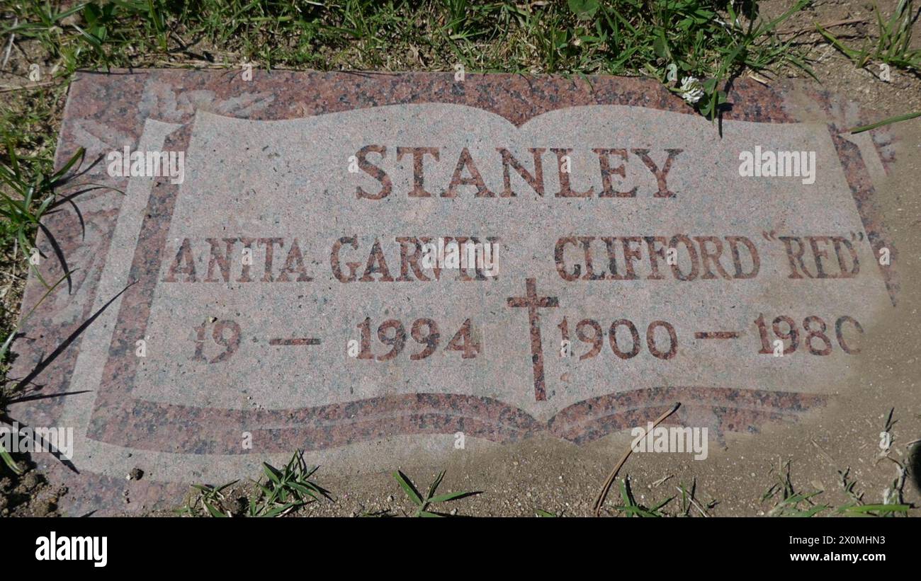 San fernando mission cemetery hi-res stock photography and images - Alamy