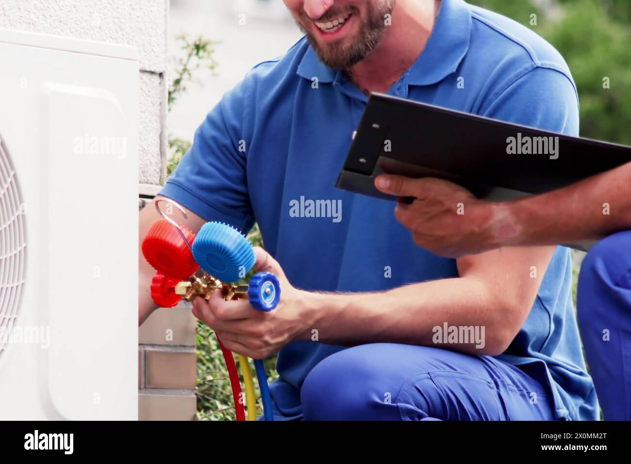 Refrigeration air conditioning service hi-res stock photography and ...