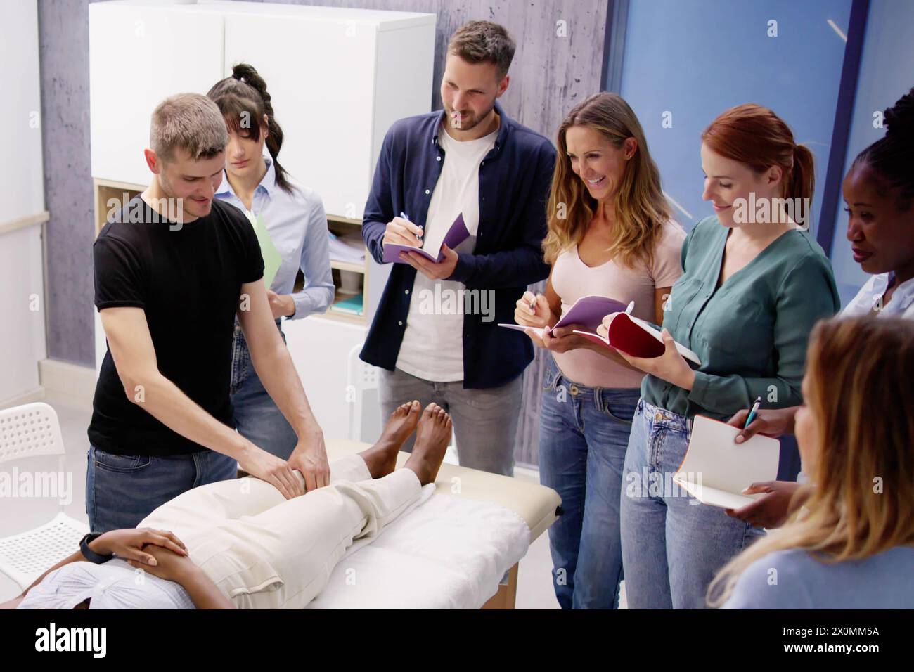 Teaching techniques hi-res stock photography and images - Alamy