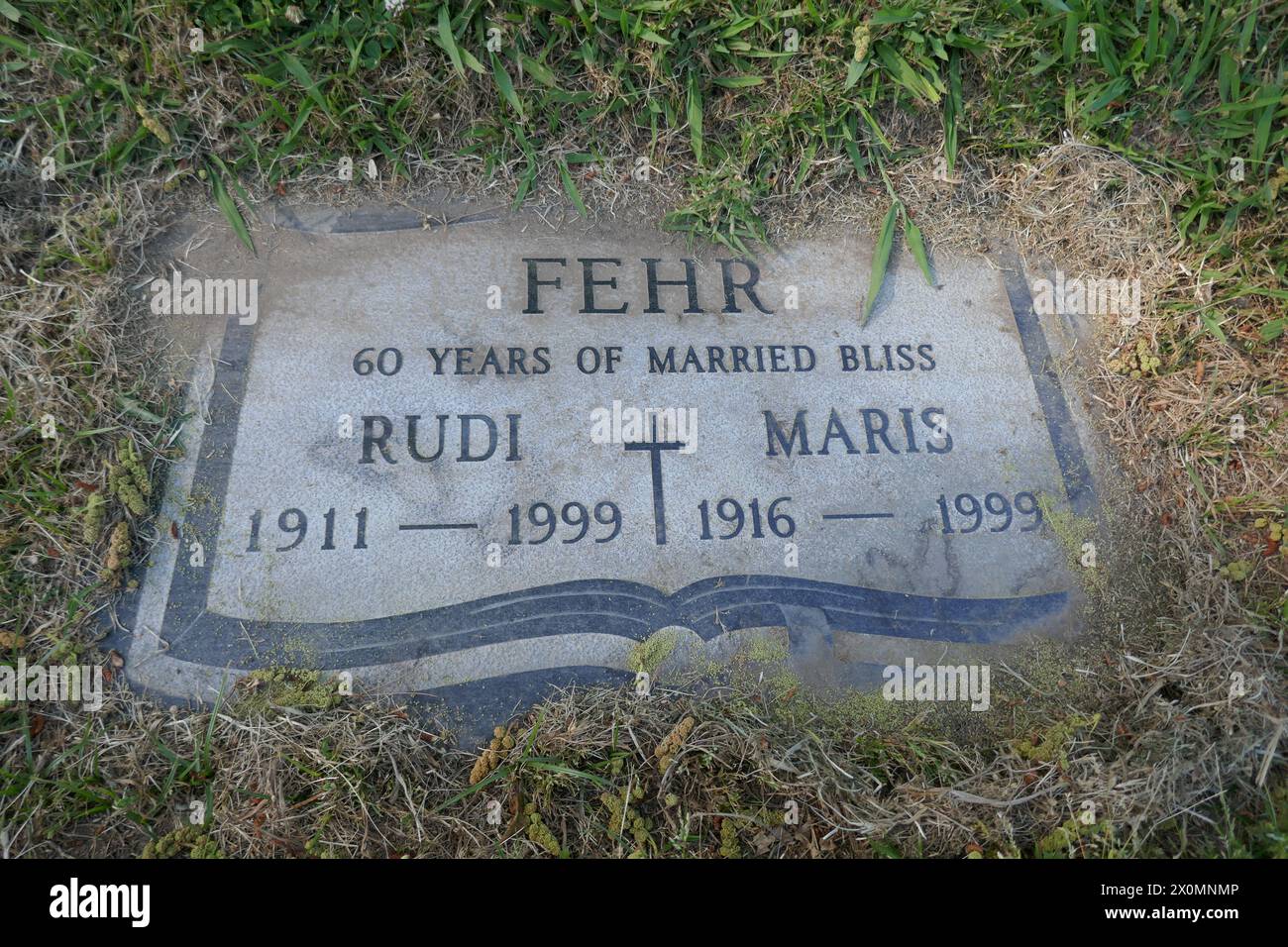 San fernando mission cemetery hi-res stock photography and images - Alamy