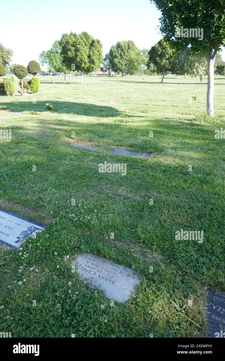 Mission Hills, Los Angeles, California, USA 11th April 2024 Actor Barry Cahill Grave at San ...