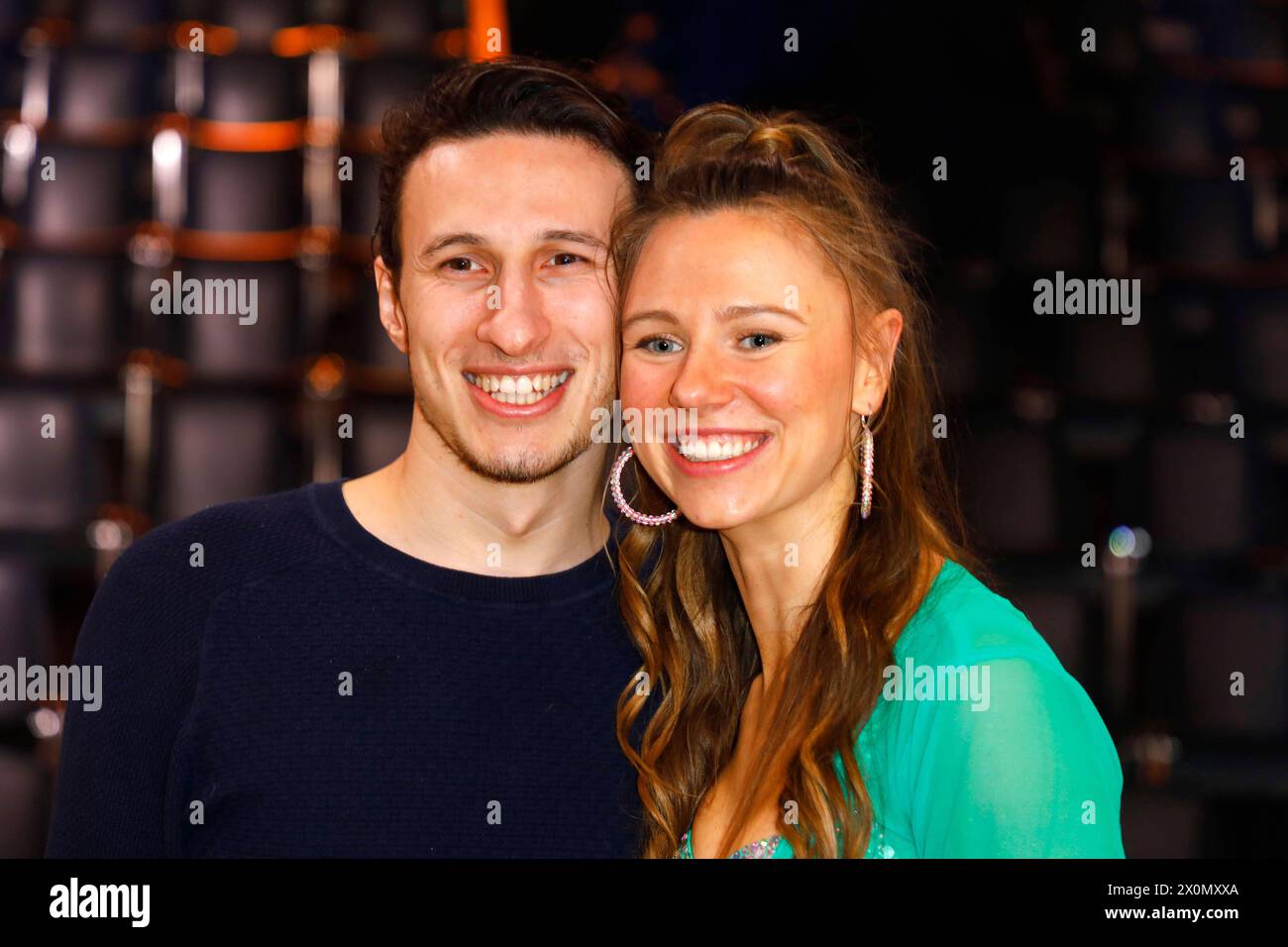 Ann-Kathrin Bendixen mit Freund Isa Akhmatov in der sechsten Live-Show der 17. Staffel der RTL ...