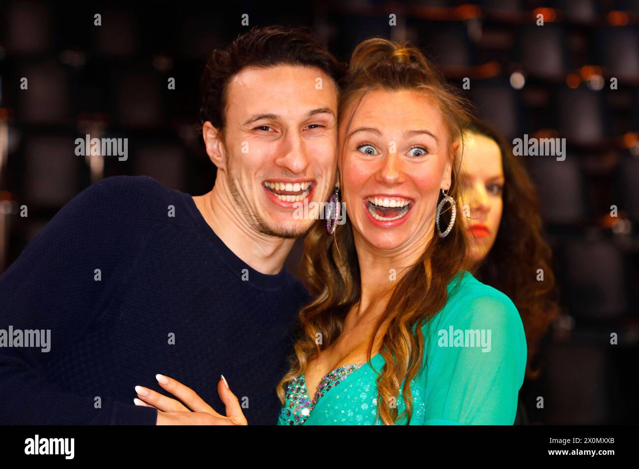 Ann-Kathrin Bendixen mit Freund Isa Akhmatov in der sechsten Live-Show der 17. Staffel der RTL ...