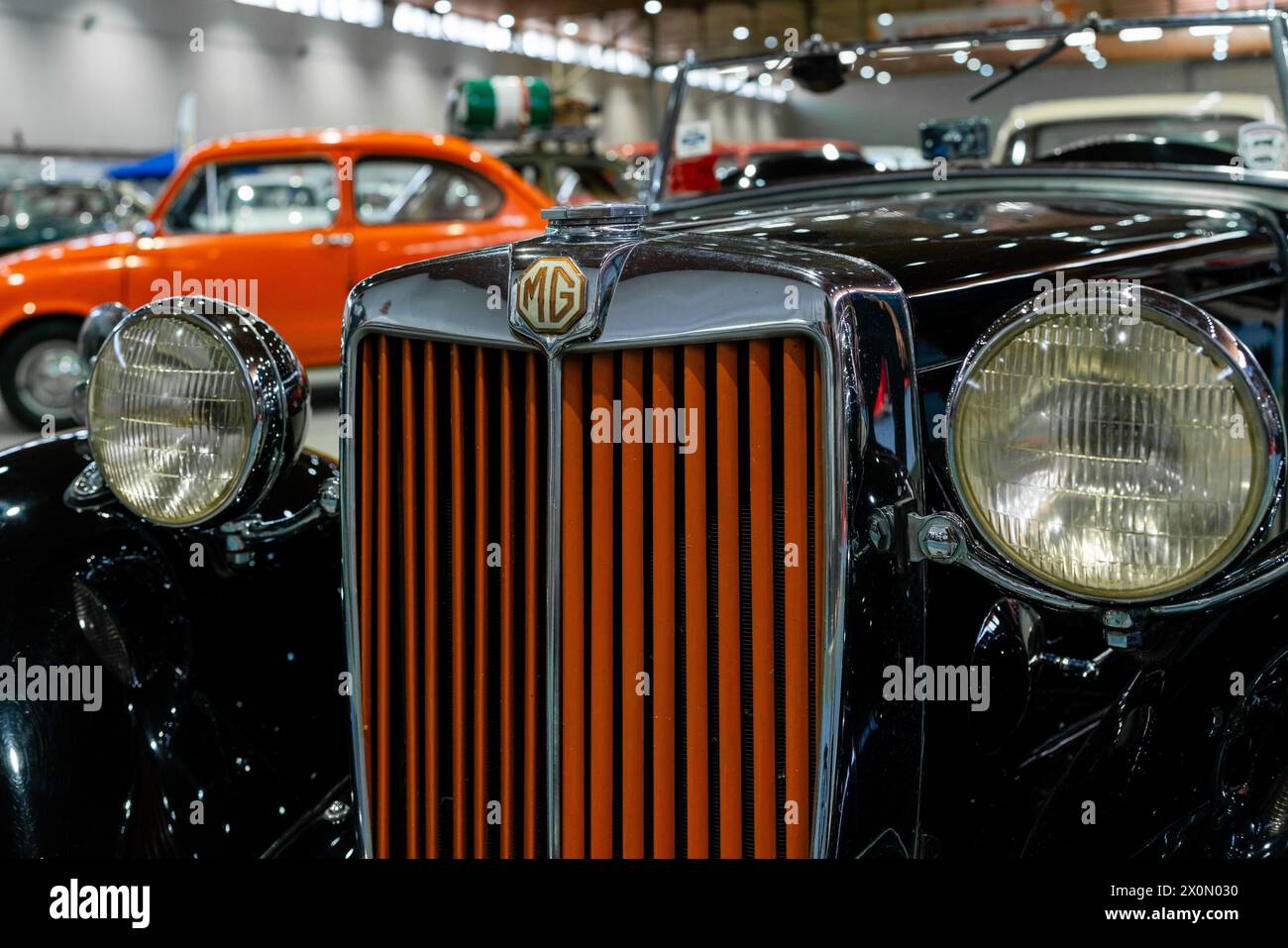 Mg car logo hi-res stock photography and images - Alamy