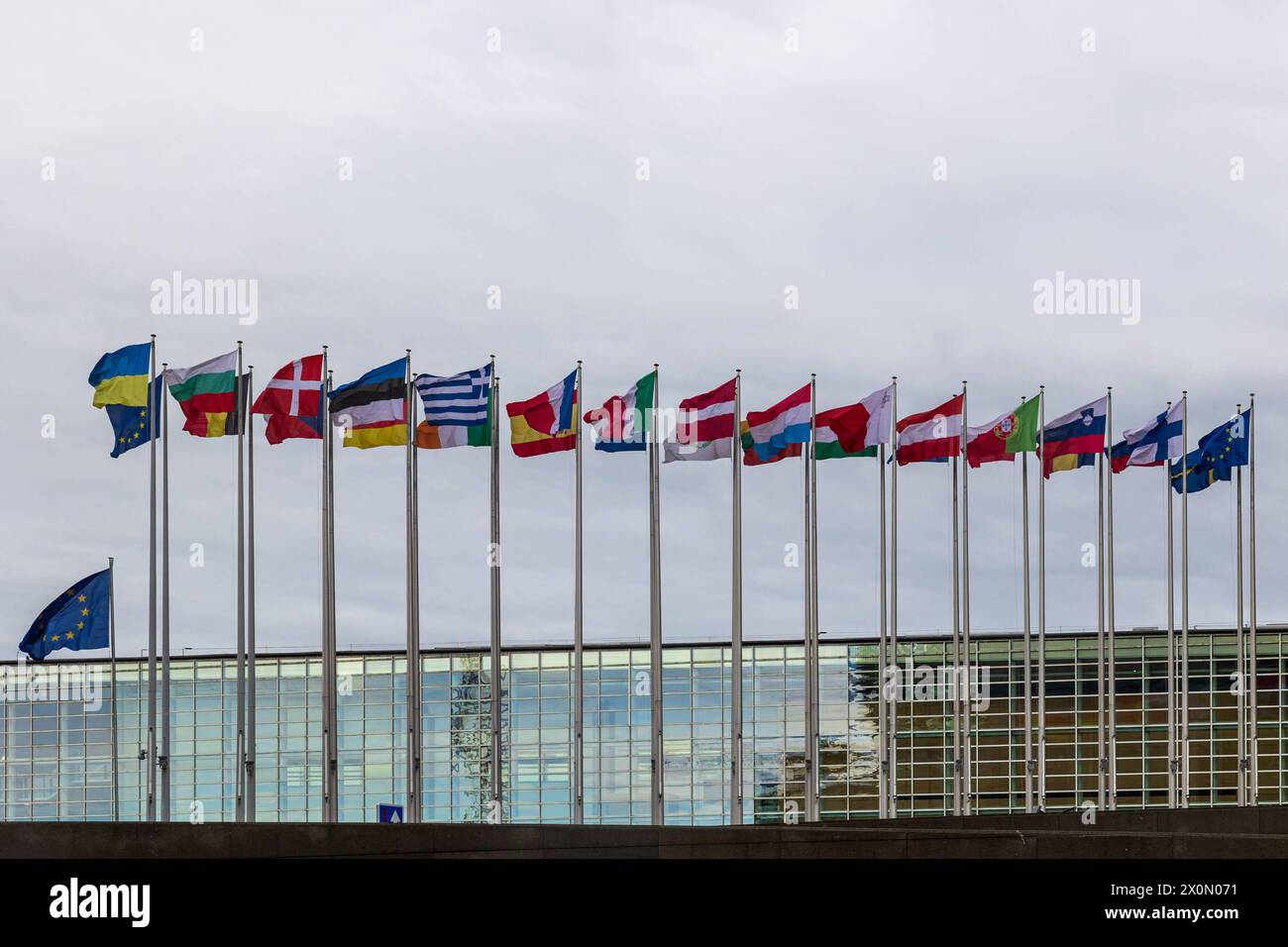 Ukraine luxemburg flagge hi-res stock photography and images - Alamy