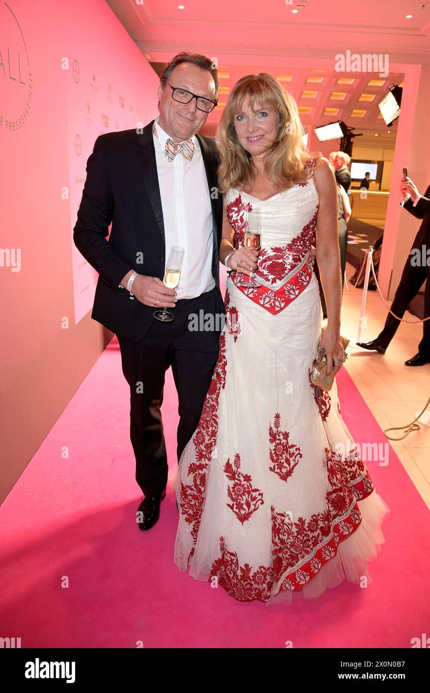 Nanna Kuckuck mit Ehemann Dirk Ullmann beim 71. Bundespresseball 2024 ...