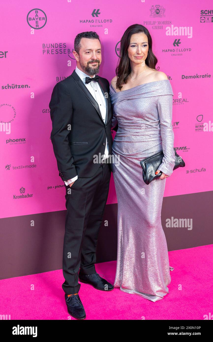 Berlin Bundespresseball 2024, Berlin, 12.04.2024 Pinar Atalay mit ...