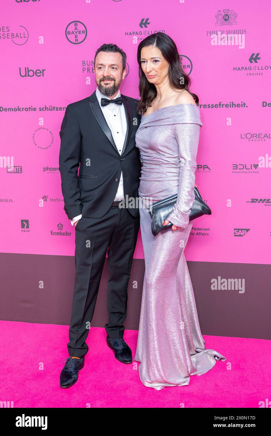 Berlin Bundespresseball 2024, Berlin, 12.04.2024 Pinar Atalay mit ...