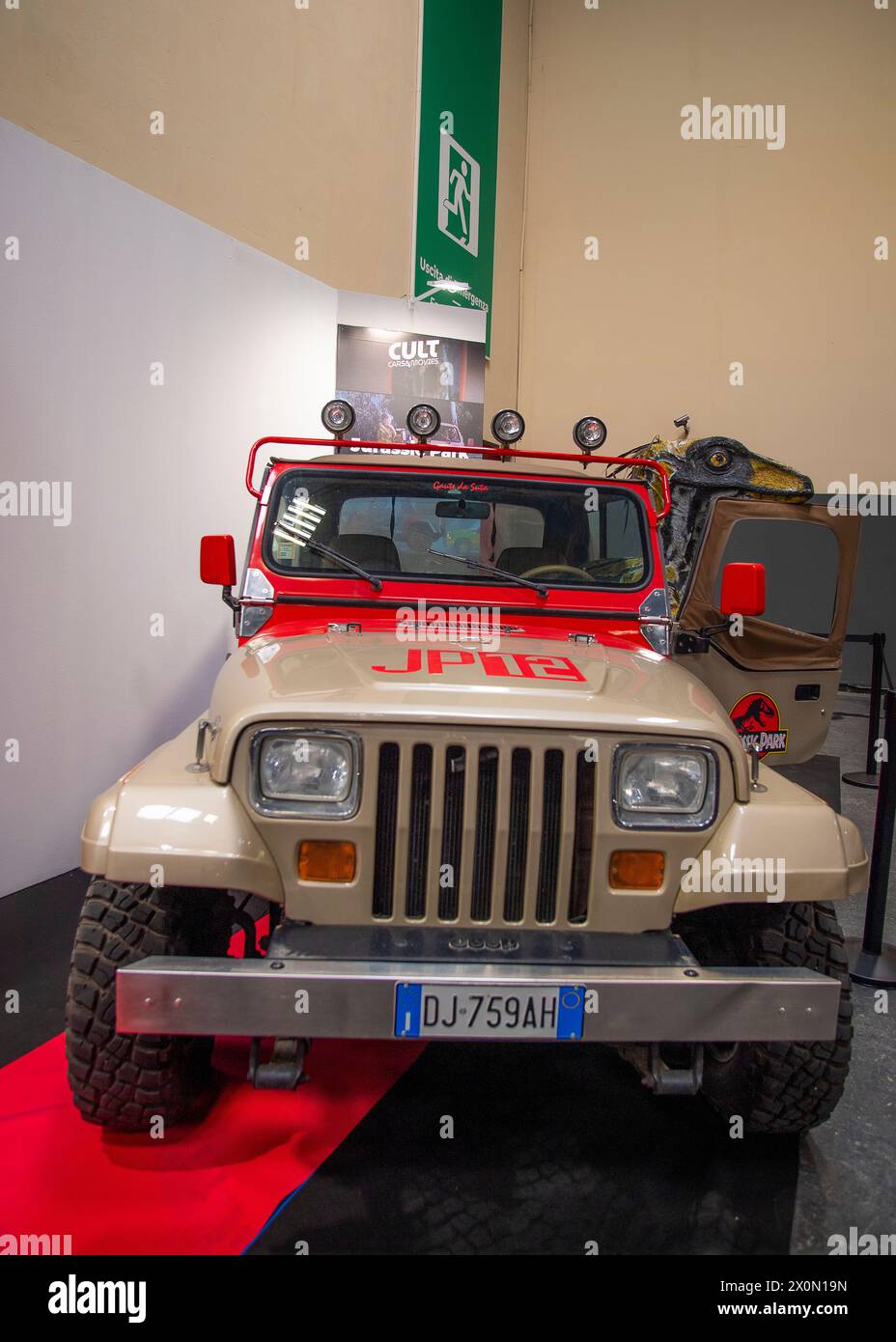 Jurassic park jeep wrangler hi-res stock photography and images - Alamy