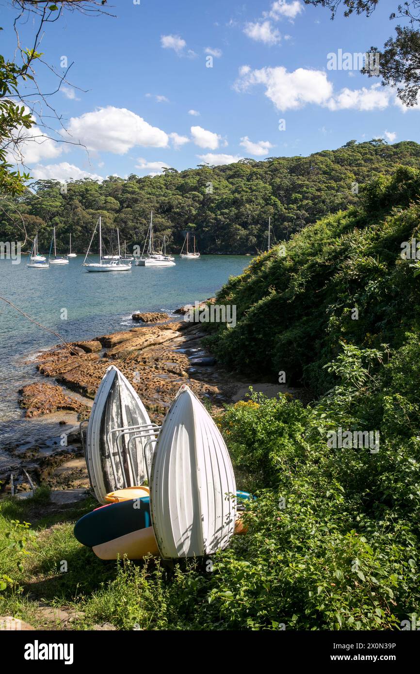 Secluded Taylors Bay on Sydney harbour, picturesque bay with boats ...