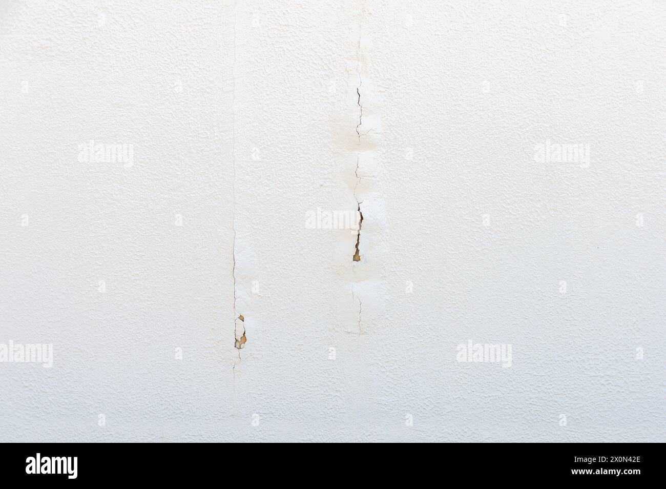 crack in the wall paint, wet and damp texture on the facade wall Stock ...