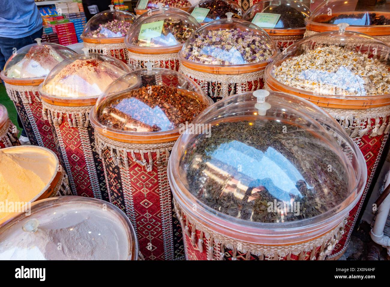 Turksih flavoured fruit and herbal teas on sale in powder form at a ...