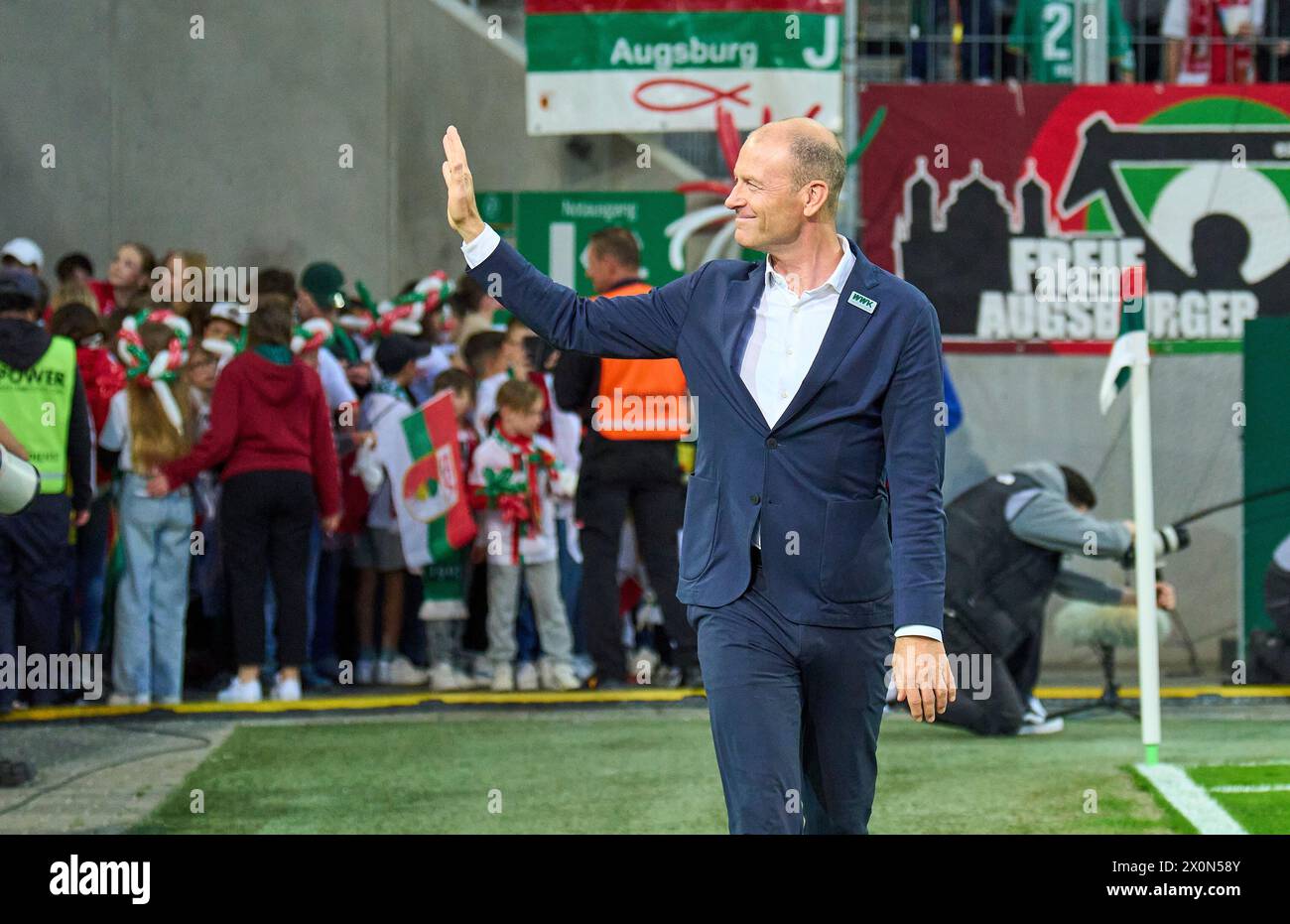Jess Thorup, FCA coach, team manager, in the match FC AUGSBURG - 1. FC ...