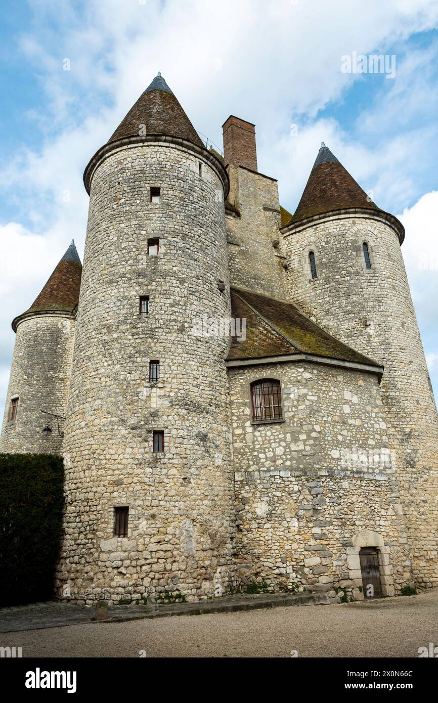 Medieval castle tower france hi-res stock photography and images - Alamy