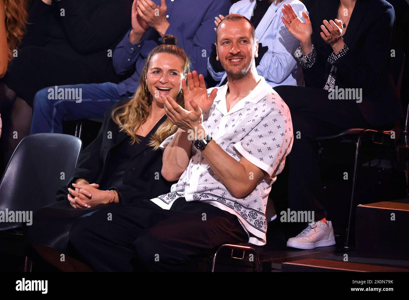 Pascal Hens mit Ehefrau Angela Hens in der sechsten Live-Show der 17 ...