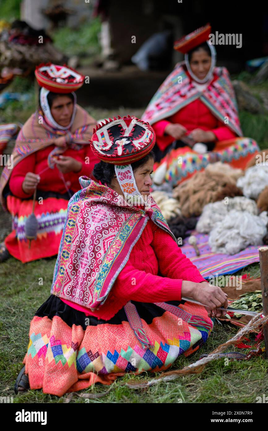 Peru, province of Cuzco, Sacred Valley of the Incas, quechua community ...