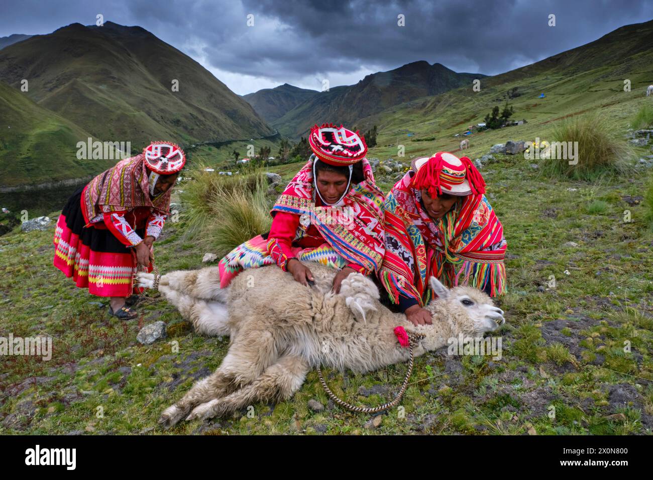 Peru, province of Cuzco, Sacred Valley of the Incas, quechua community ...