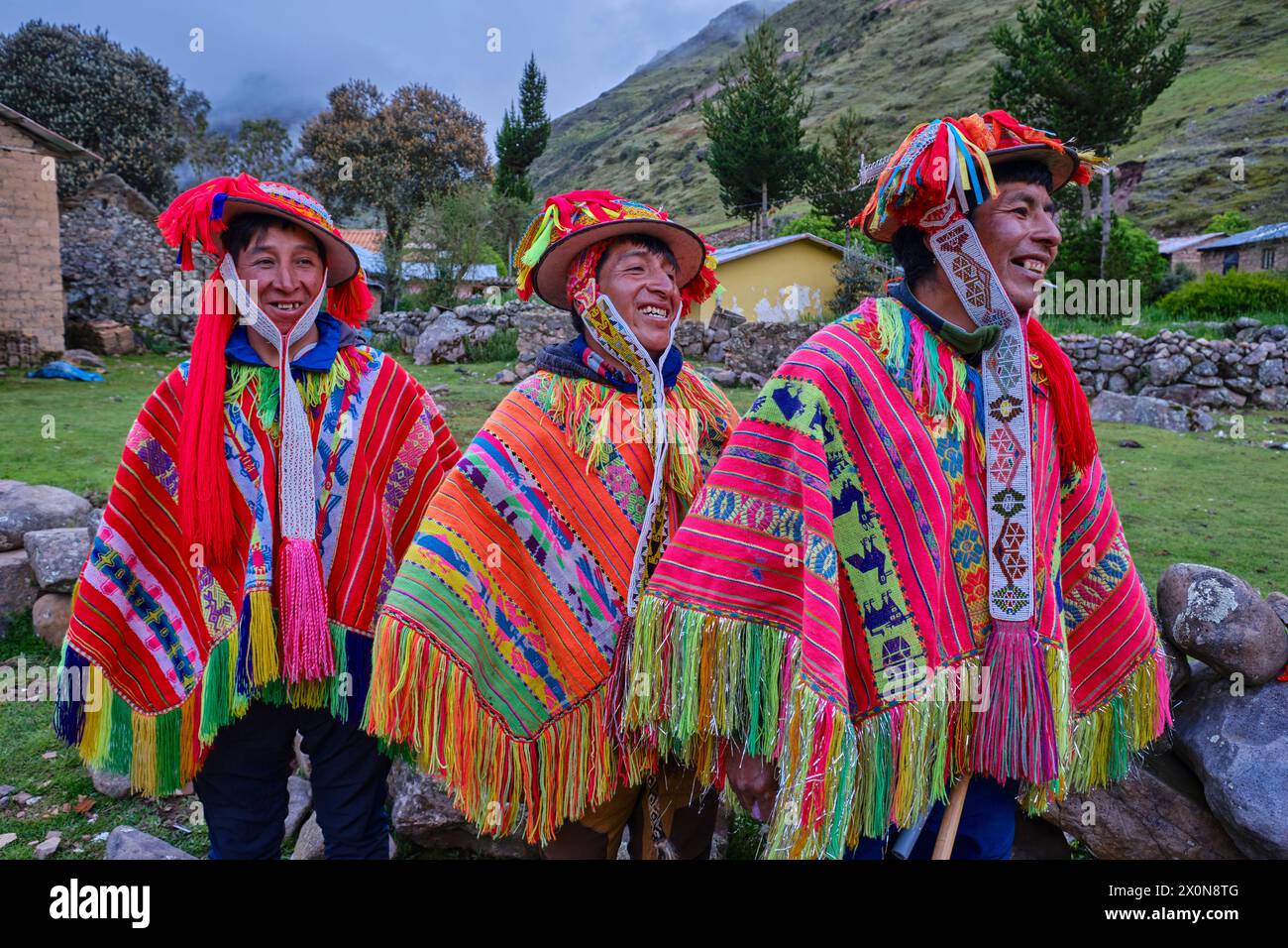Peru people andes hi-res stock photography and images - Alamy