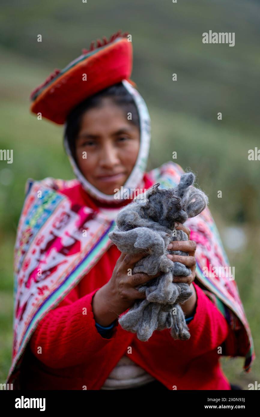 Peru, province of Cuzco, Sacred Valley of the Incas, quechua community ...