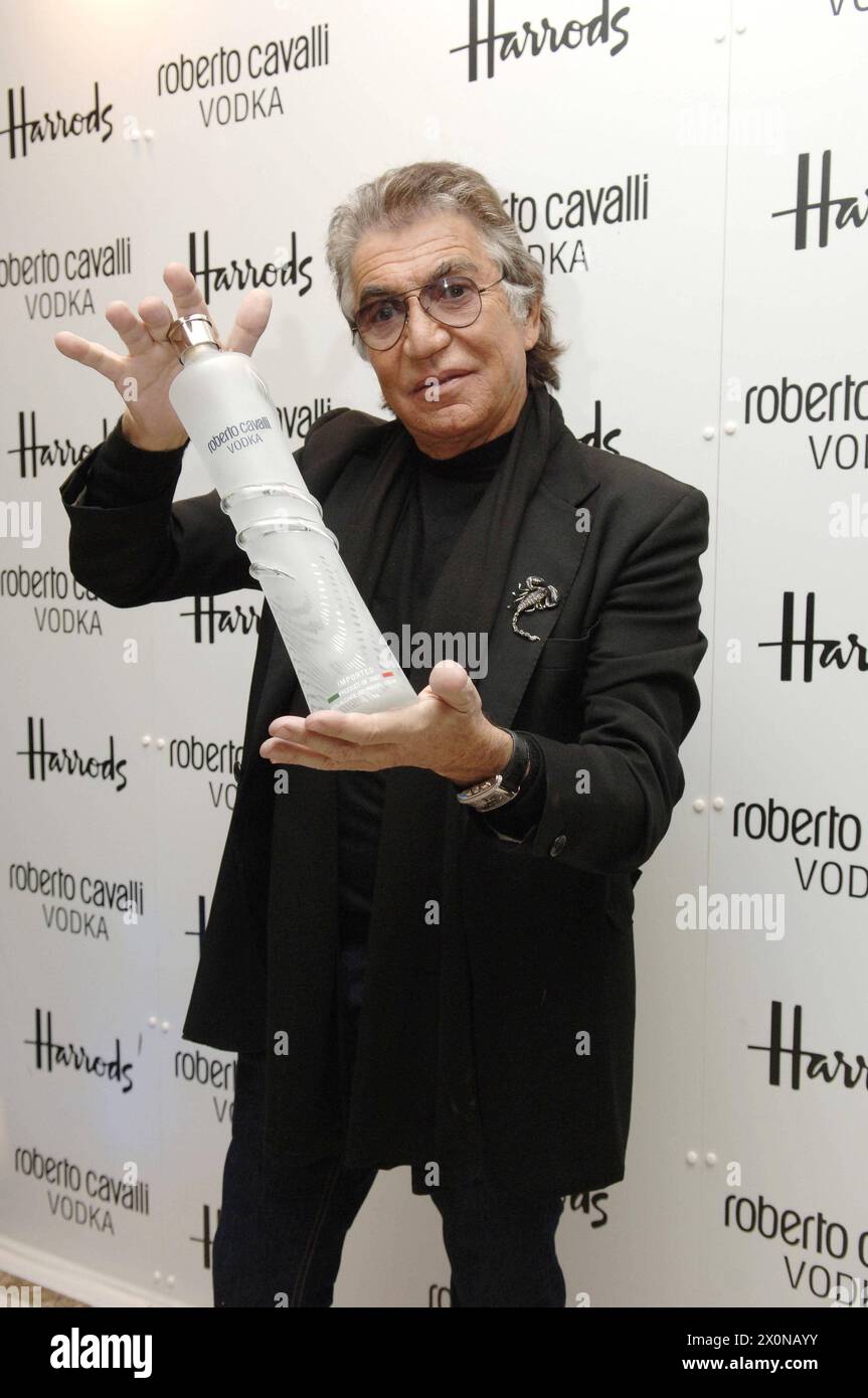 Roberto Cavalli dies aged 83 ROBERTO CAVALLI attends a photocall to ...