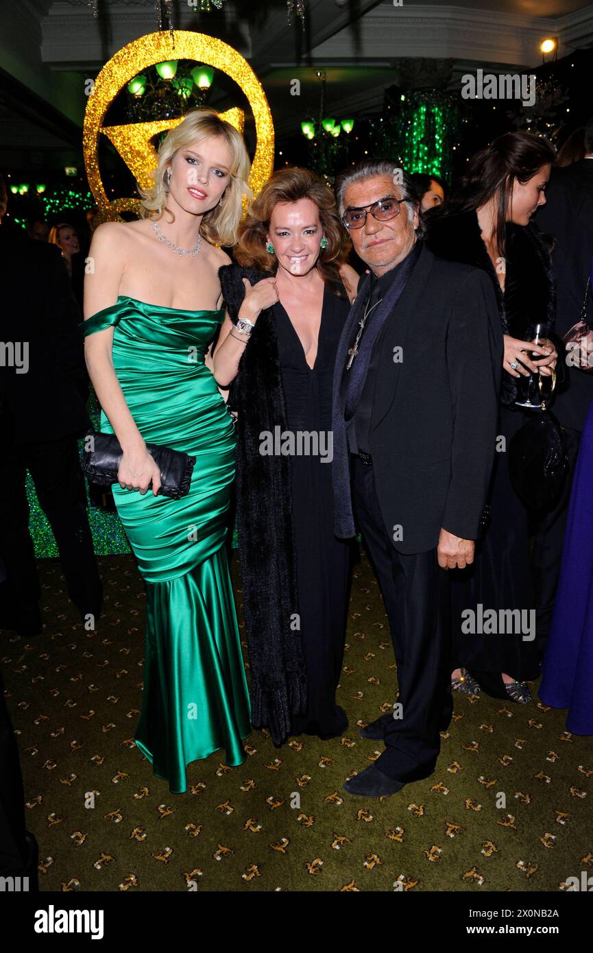Roberto Cavalli dies aged 83 EVA HERZIGOVA, GUEST & ROBERTO CAVALLI at ...