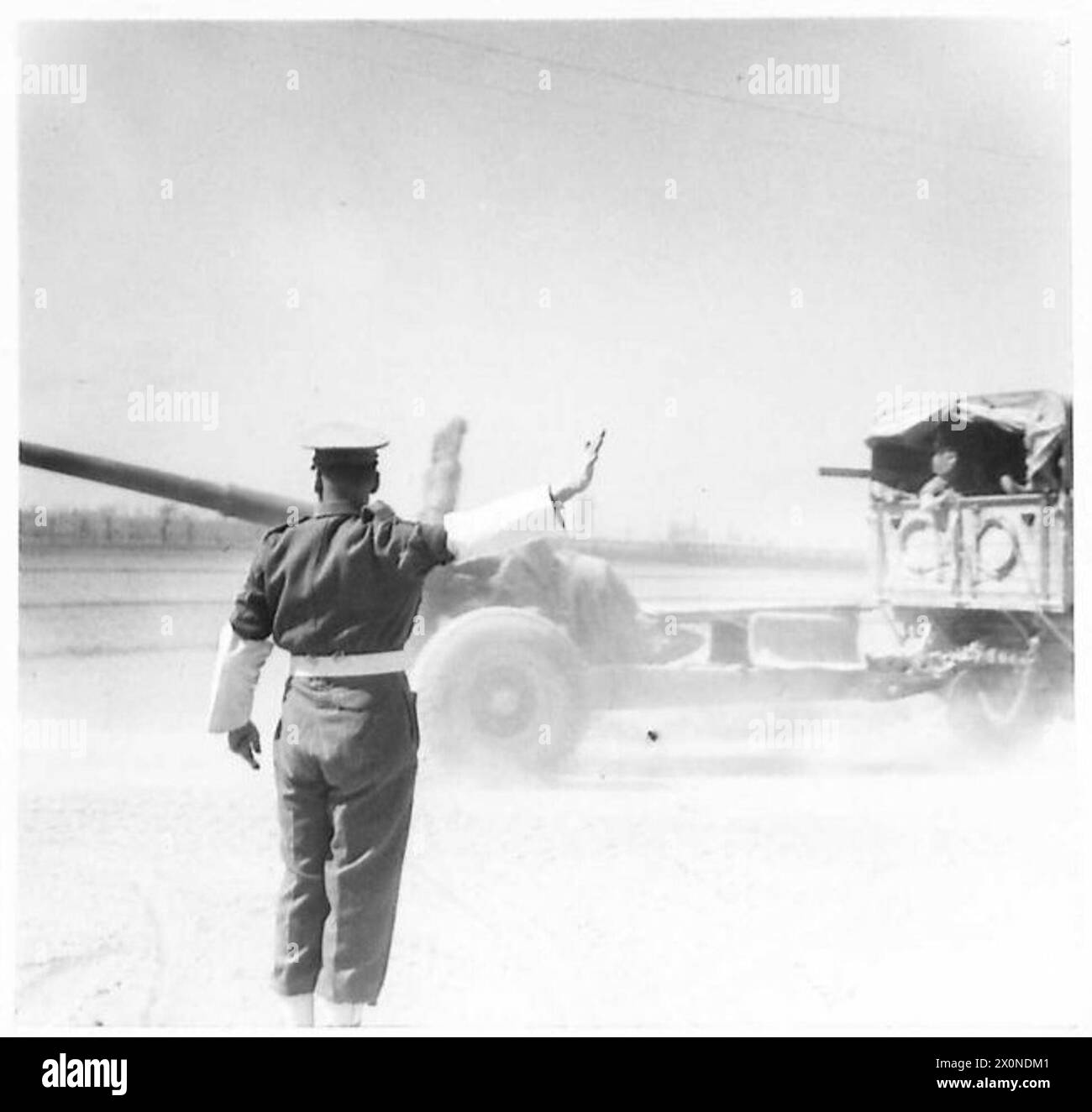 EIGHTH ARMY : COMMANDOS INTO THE ATTACK - 4.5-inch guns, which gave ...