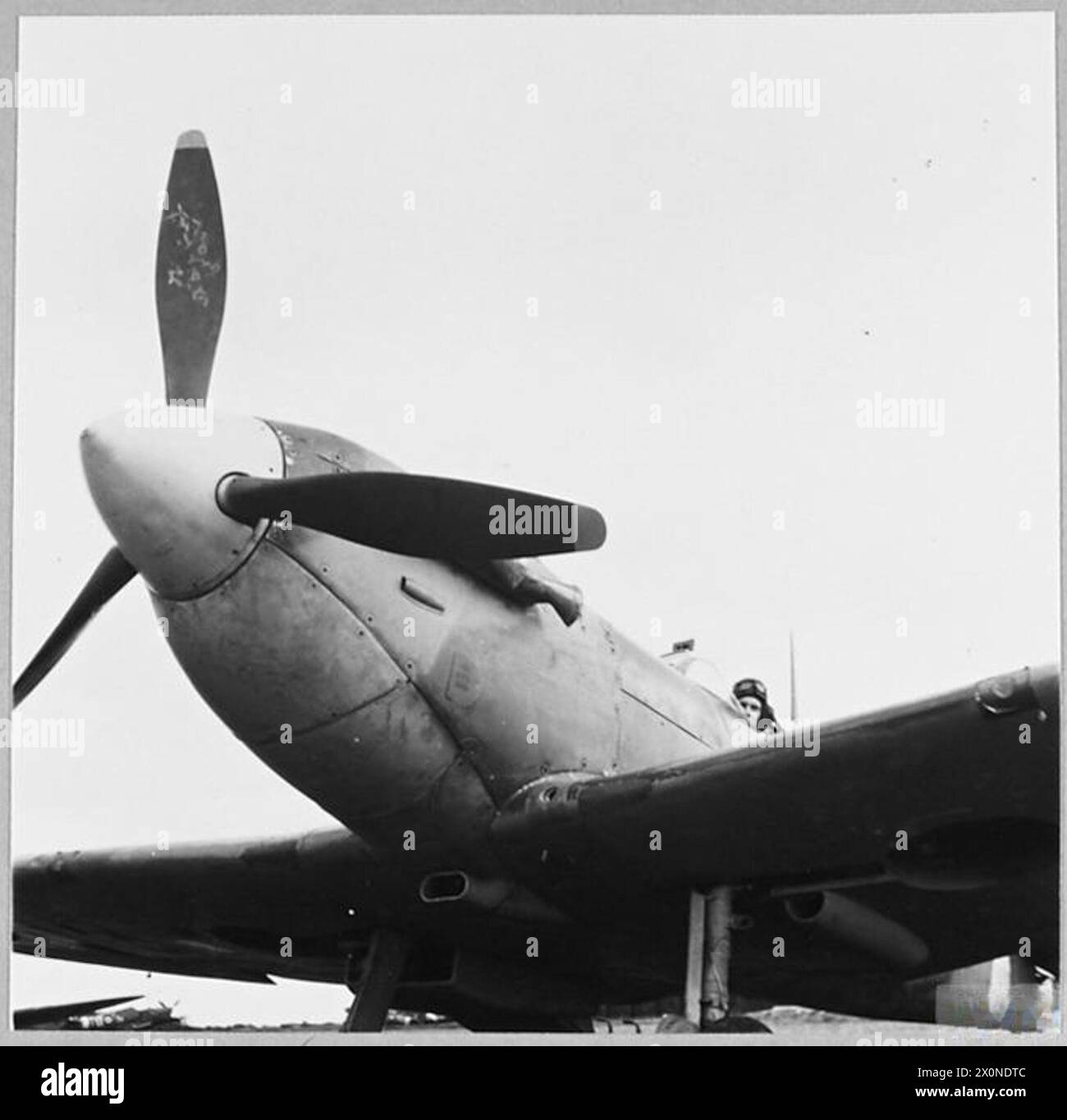 Spitfire pilot behind hi-res stock photography and images - Alamy