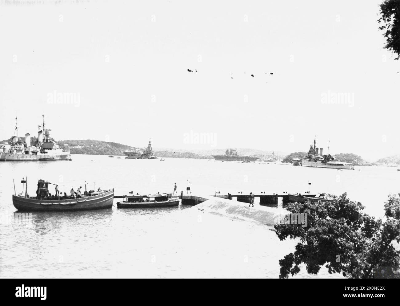 Hms valiant hi-res stock photography and images - Alamy