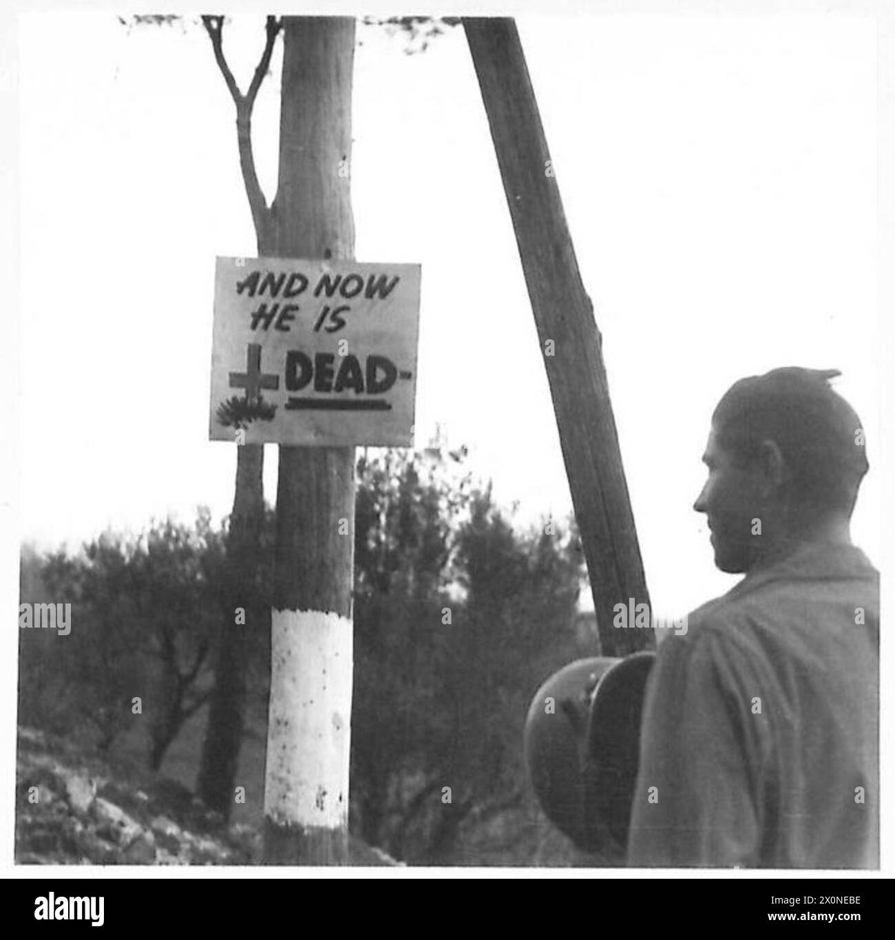 ITALY : FIFTH ARMYWITH THE AMERICAN ON THE VENAFRO FRONT - These four ...