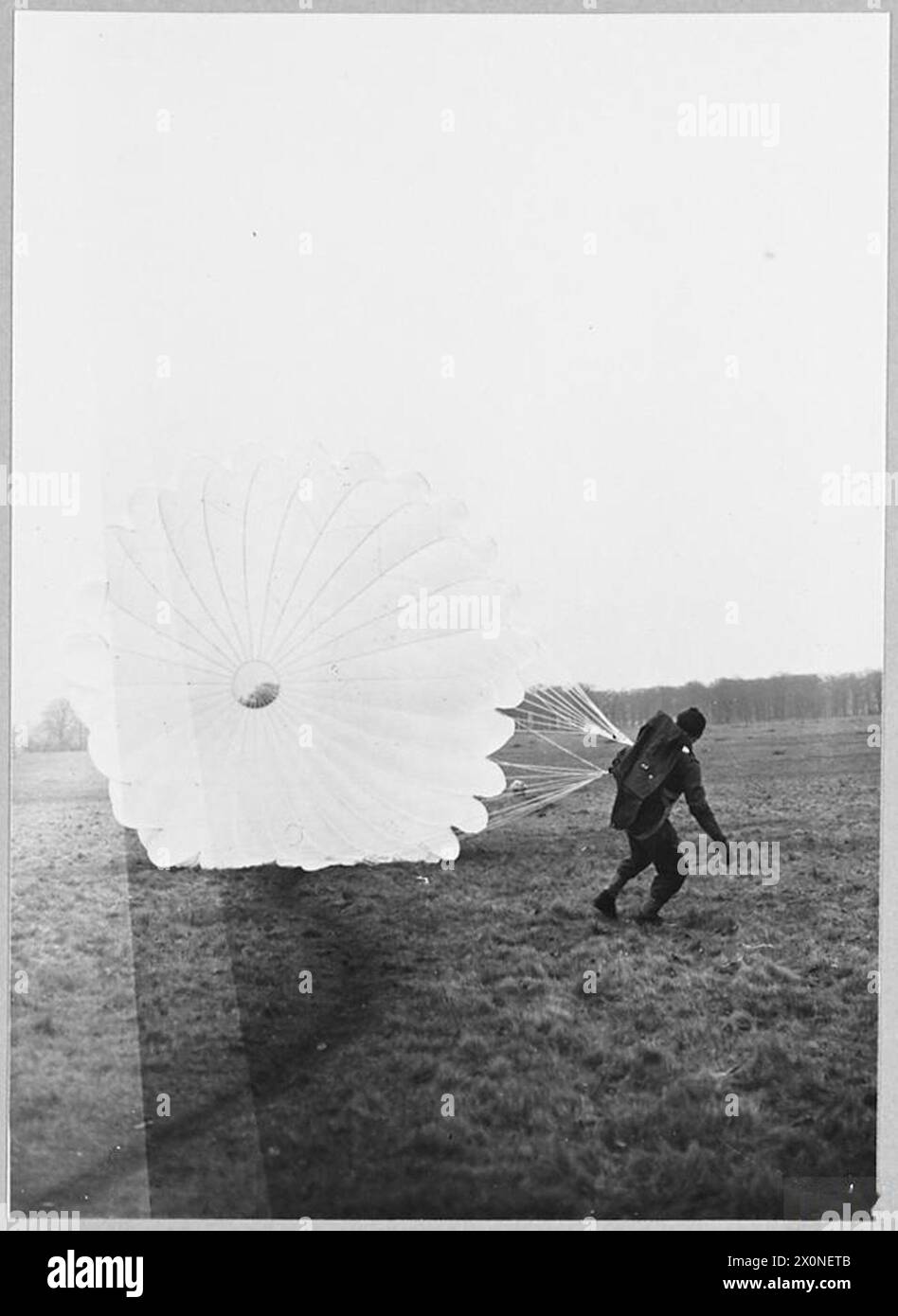 Second world war parachutes hi-res stock photography and images - Alamy
