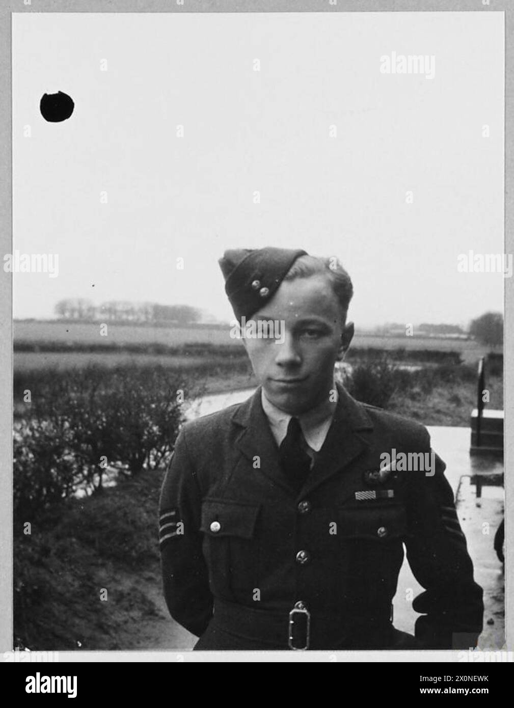 HALIFAX GUNNERS CREATE A RECORD - The two gunners of a Halifax aircraft ...