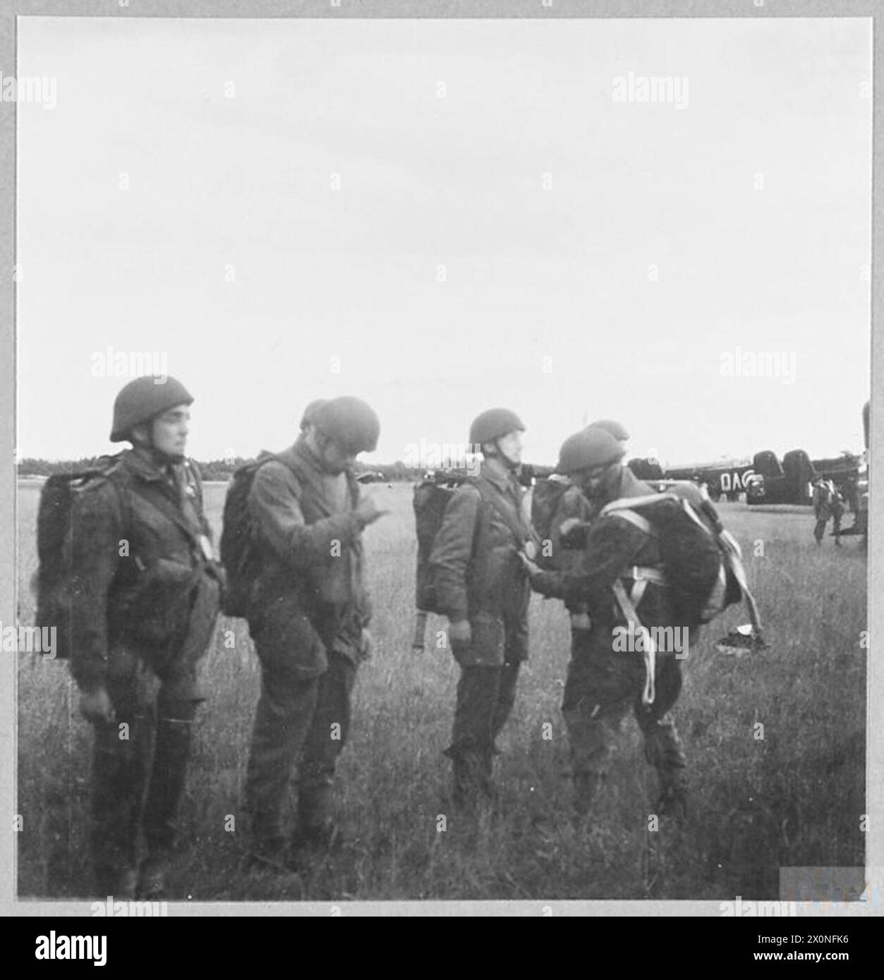 THE ROYAL AIR FORCE IN BRITAIN 1940-1945 - Testing parachute troops ...