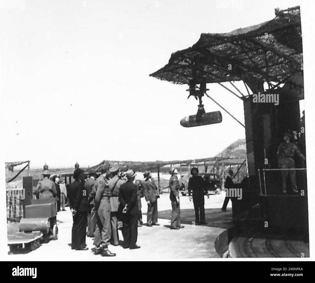 AUSTRALIAN AND NEW ZEALAND MPs VISIT DOVER - MPs watch a 15-inch shell ...