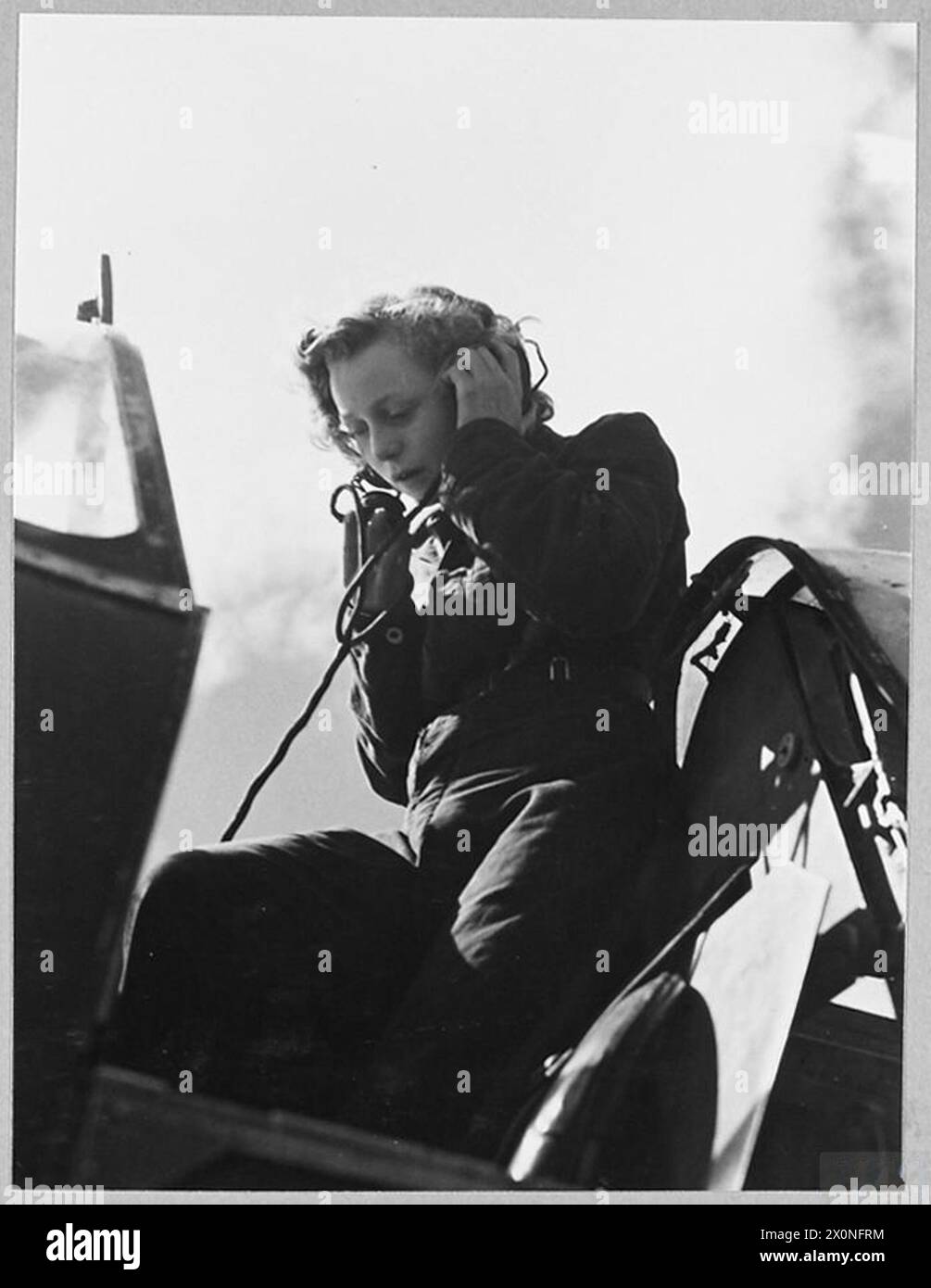 Aircraft cockpit transmitter hi-res stock photography and images - Alamy