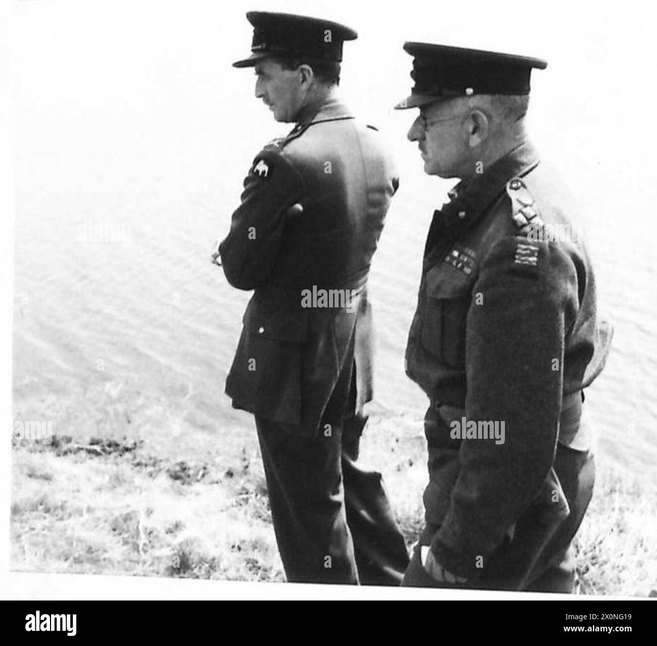 MEDICAL CORPS ADOPT COMMANDO METHODS - Left to right - Major-Gen. S.W ...