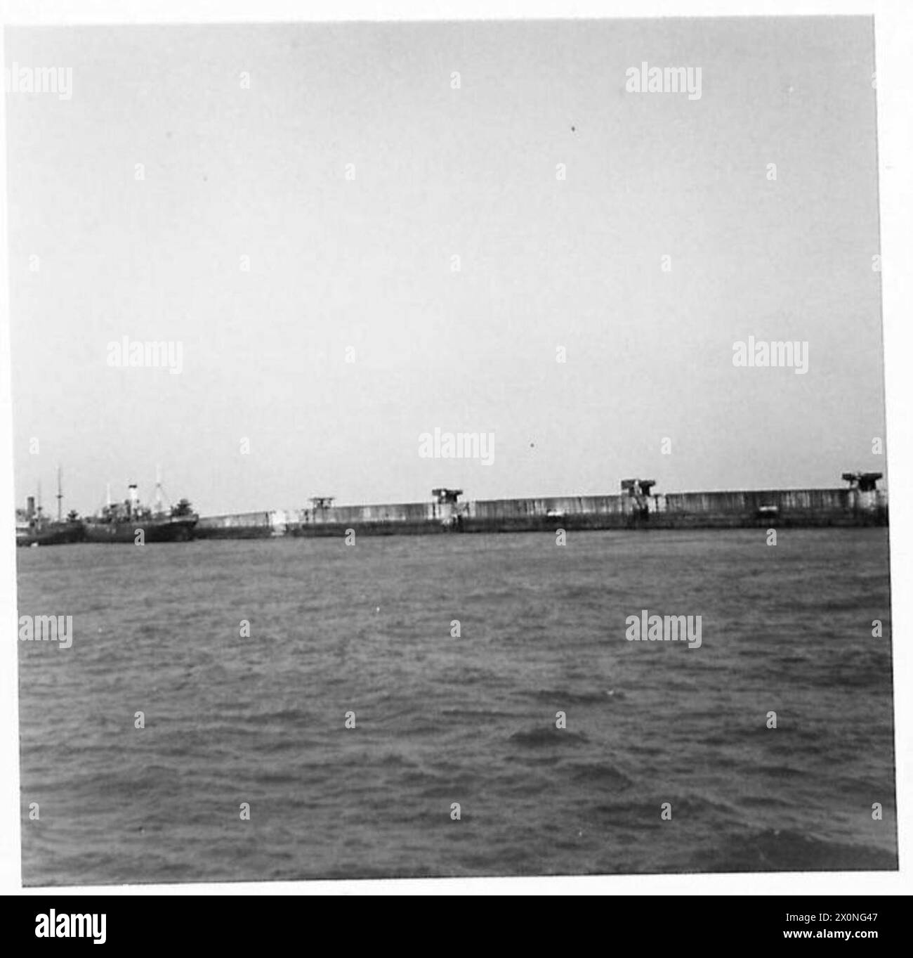 MULBERRY PORTS AT ARROMANCHESMULBERRY "A" - General view of A69 ...