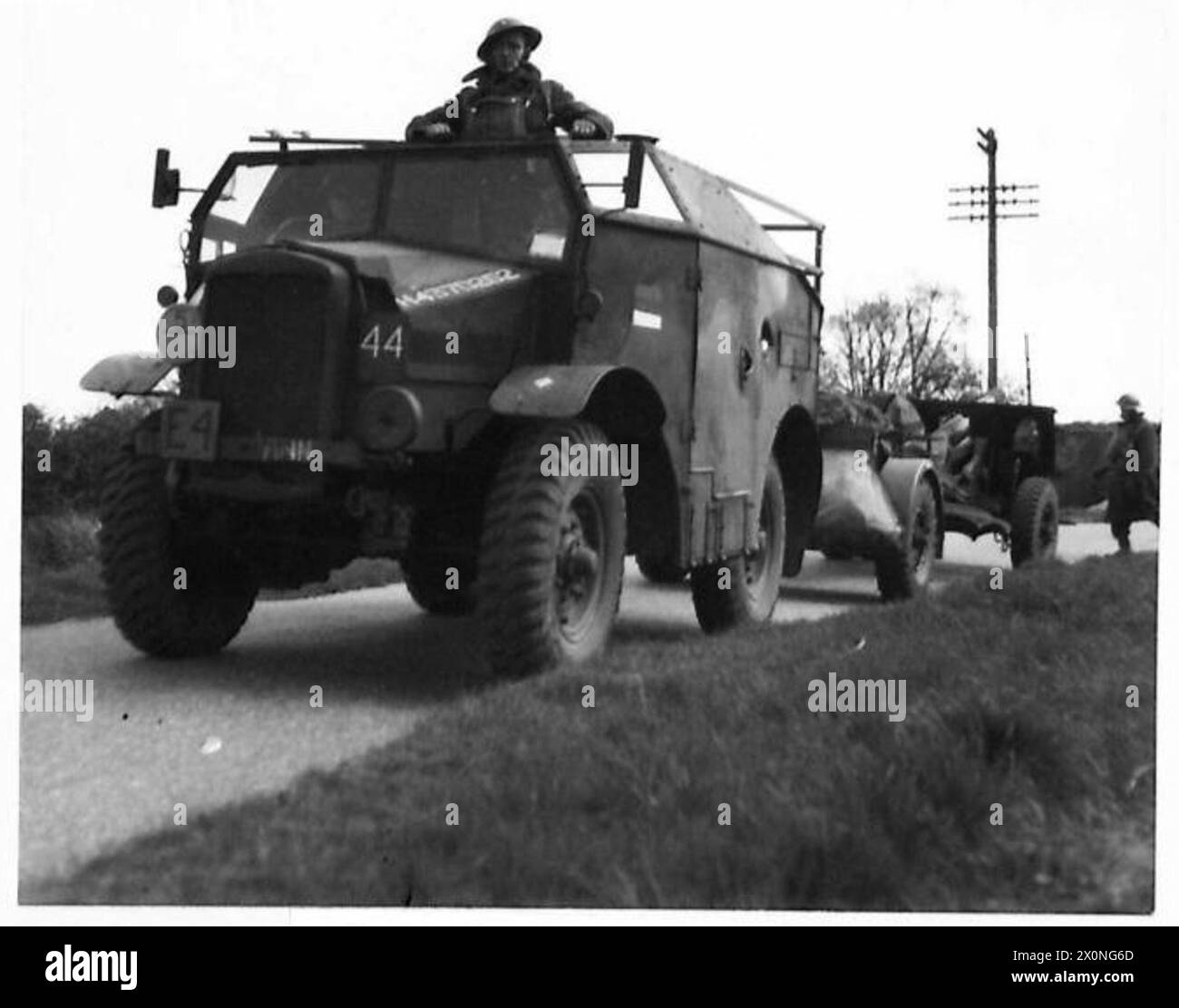 25 pounder artillery gun Cut Out Stock Images & Pictures - Alamy