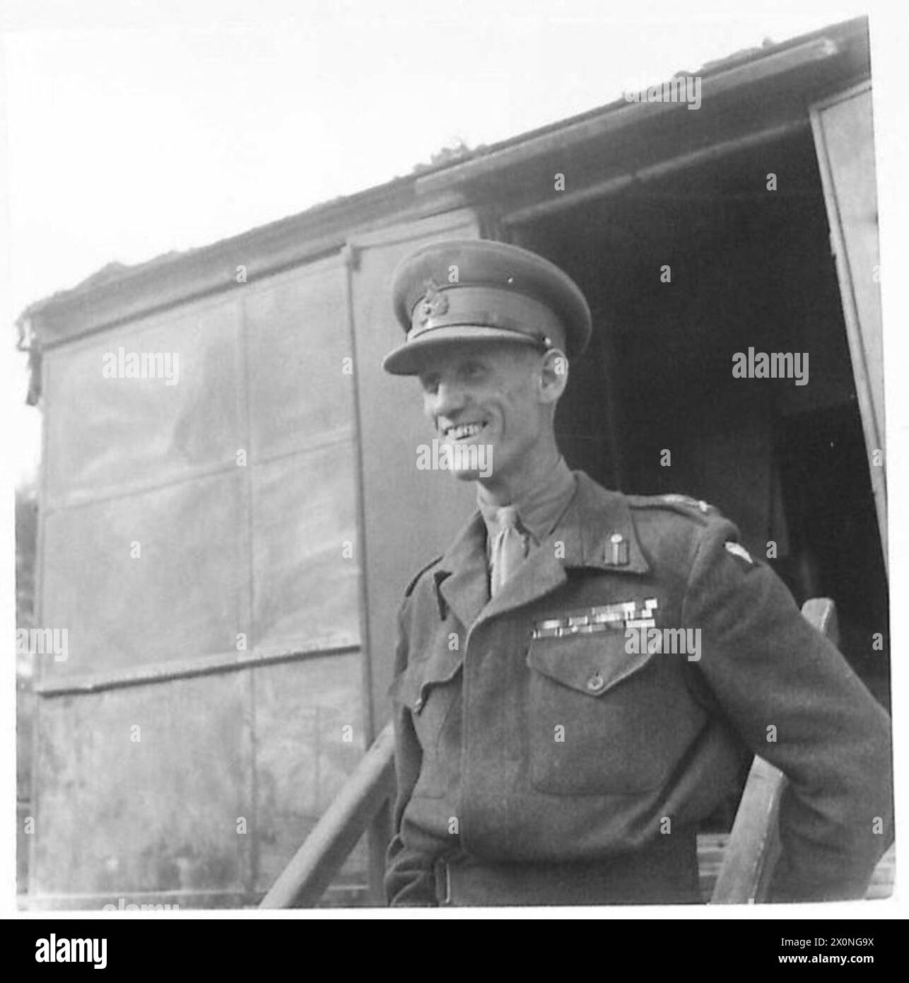 NEW EIGHTH ARMY COMMANDER - Lieut. General Sir R.L. McCreery, KCB., DSO ...