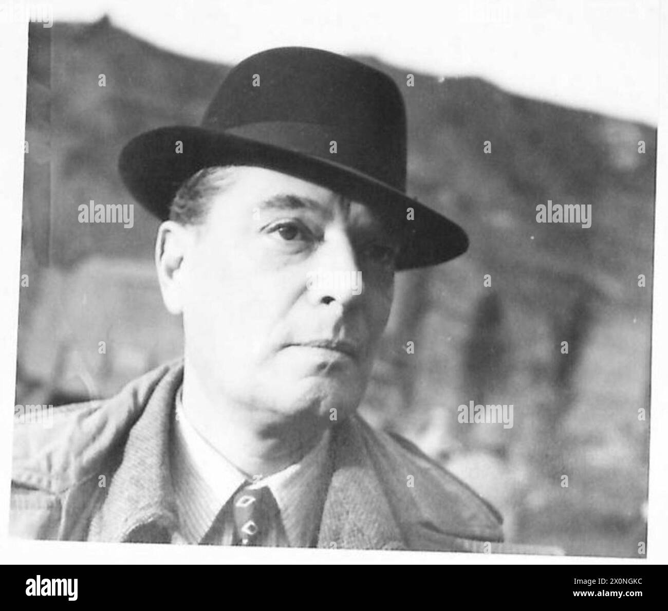 FIFTH ARMY : BRITAIN'S FIRST SOLDIER IN FIFTH ARMY - Sir Noel Charles ...