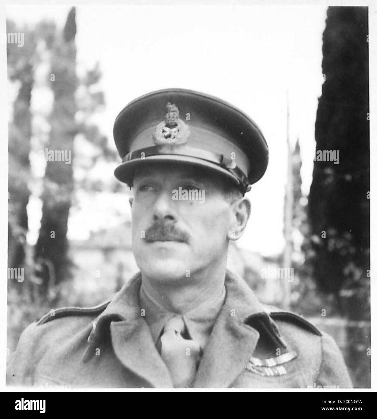 FIFTH ARMY : BRITAIN'S FIRST SOLDIER IN FIFTH ARMY - Lieut. General S.C ...