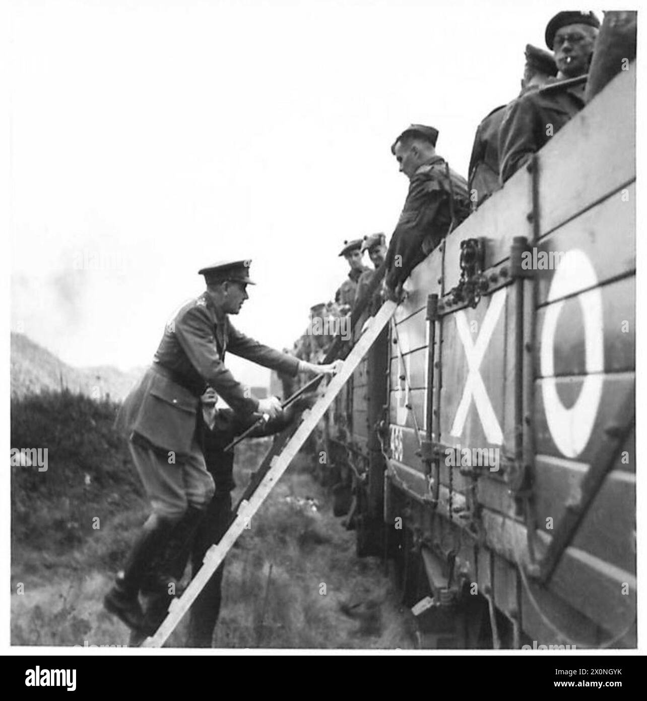 MAJOR GENERAL JOHNSON VISITS GLASGOW HOME GUARD FIGHTING SCHOOL - Major ...