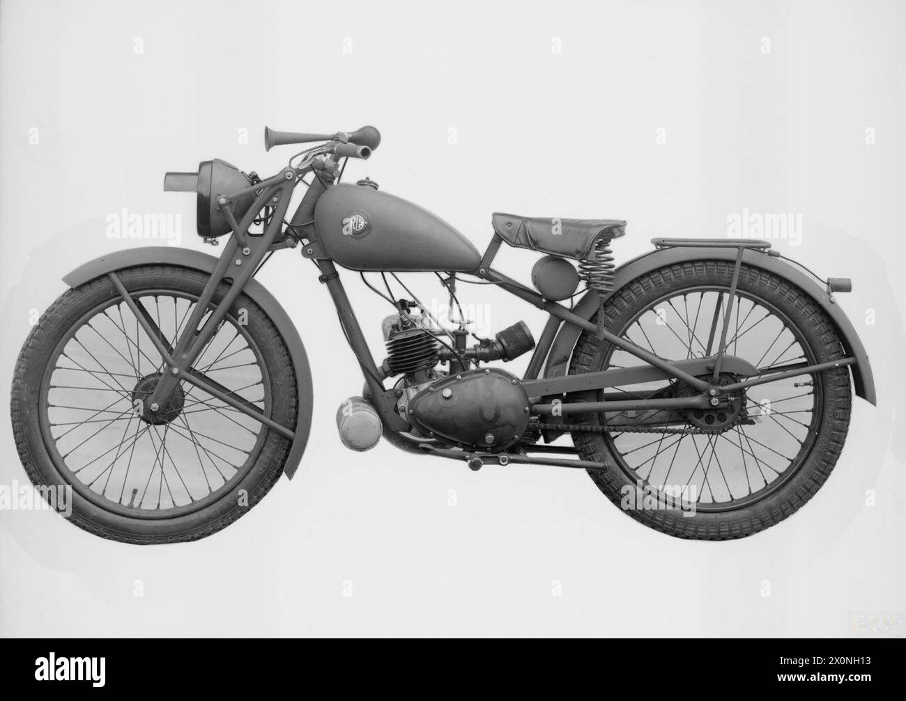MILITARY MOTORCYCLES OF THE SECOND WORLD WAR - ROYAL ENFIELD 125cc Two ...
